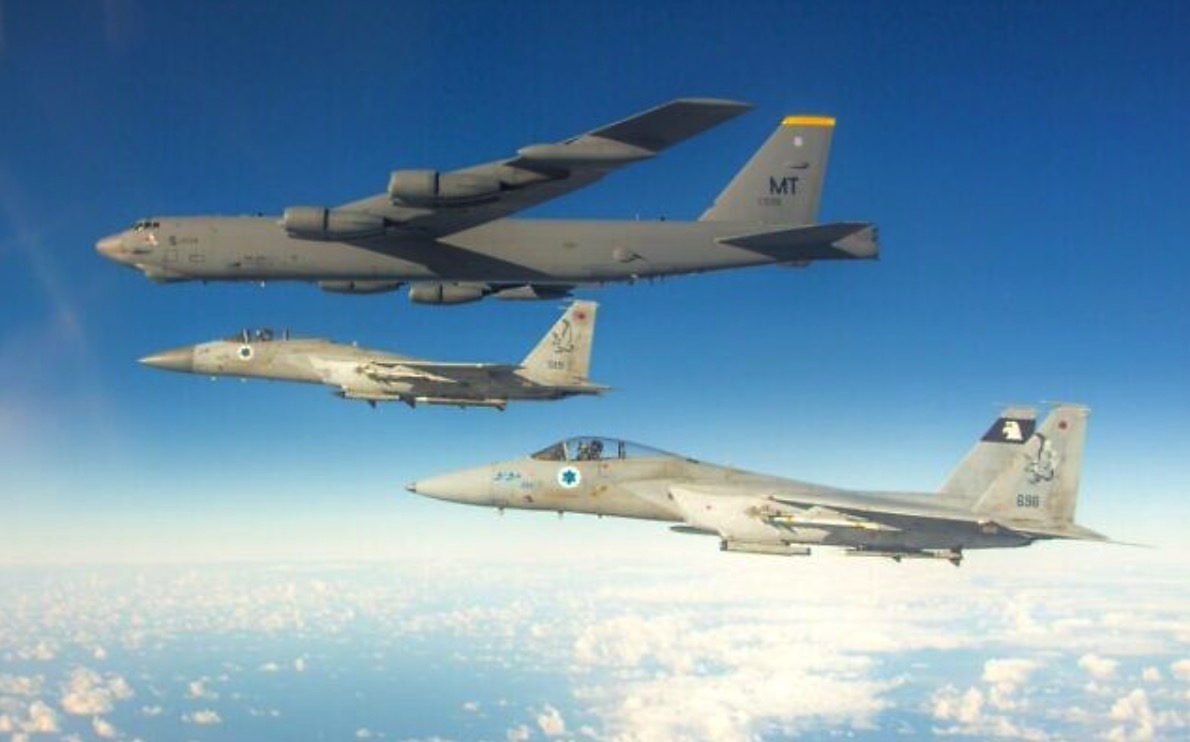 Israeli Jets Escort US Bomber To Gulf In Fresh Show Of Force To Iran